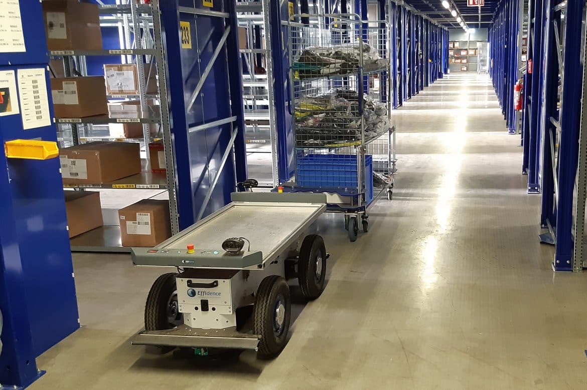 EFFIDENCE ROBOTICS - Use-cases - Logistics train